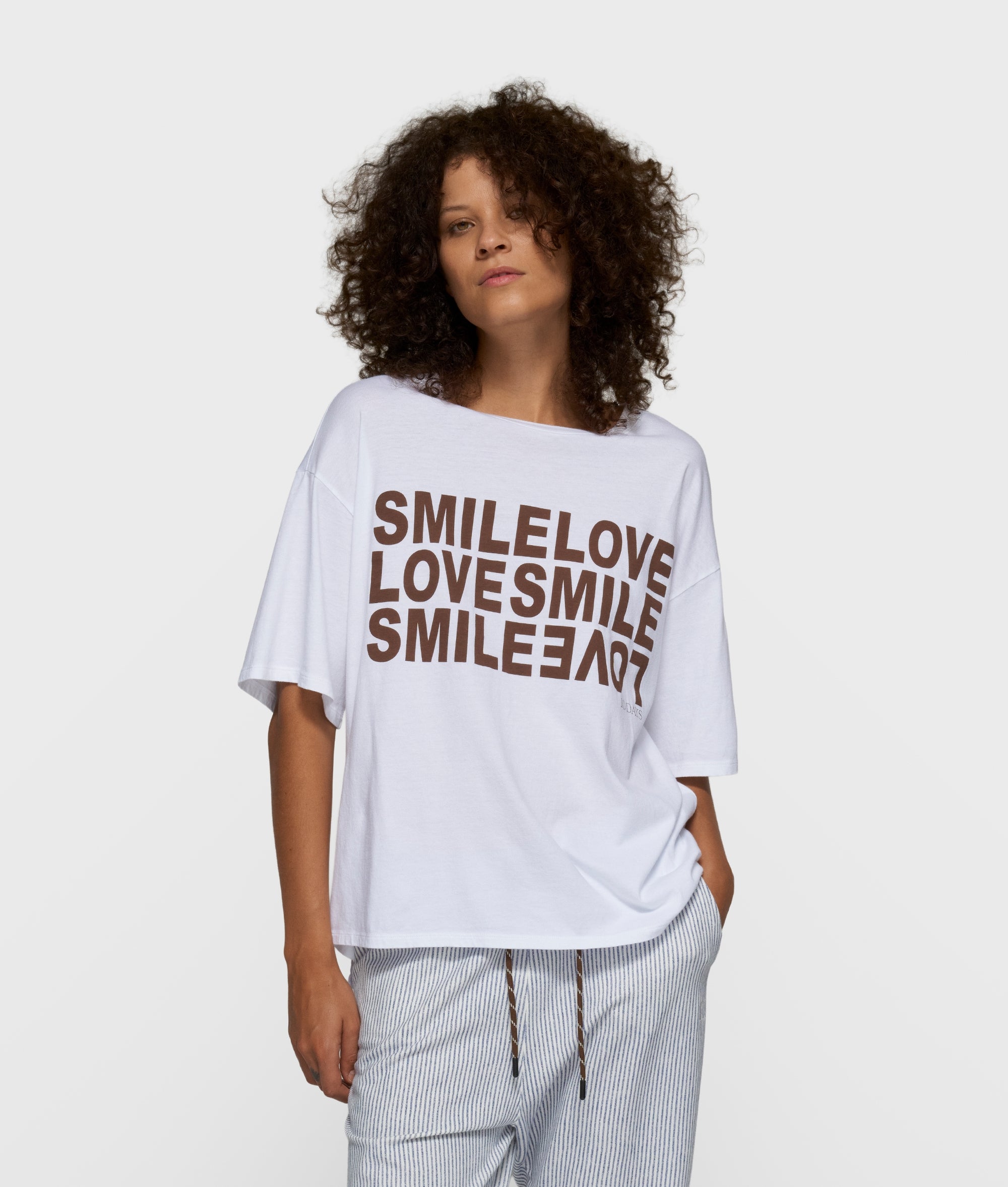 smile love tee | white | 10DAYS | Official Online Store